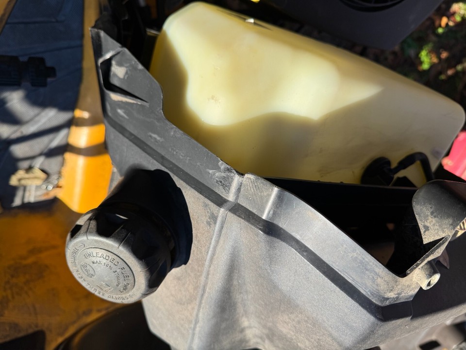 Cub Cadet XT1 XT2 Riding Mower Fuel Tank 951-05101B / 651-05101 | eBay