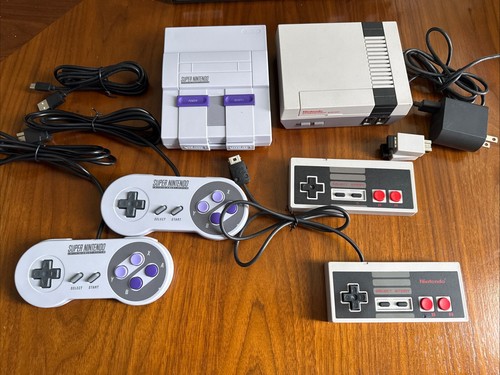 Nintendo Super NES and Classic NES Mini Console W/ All Cords And Extra ...