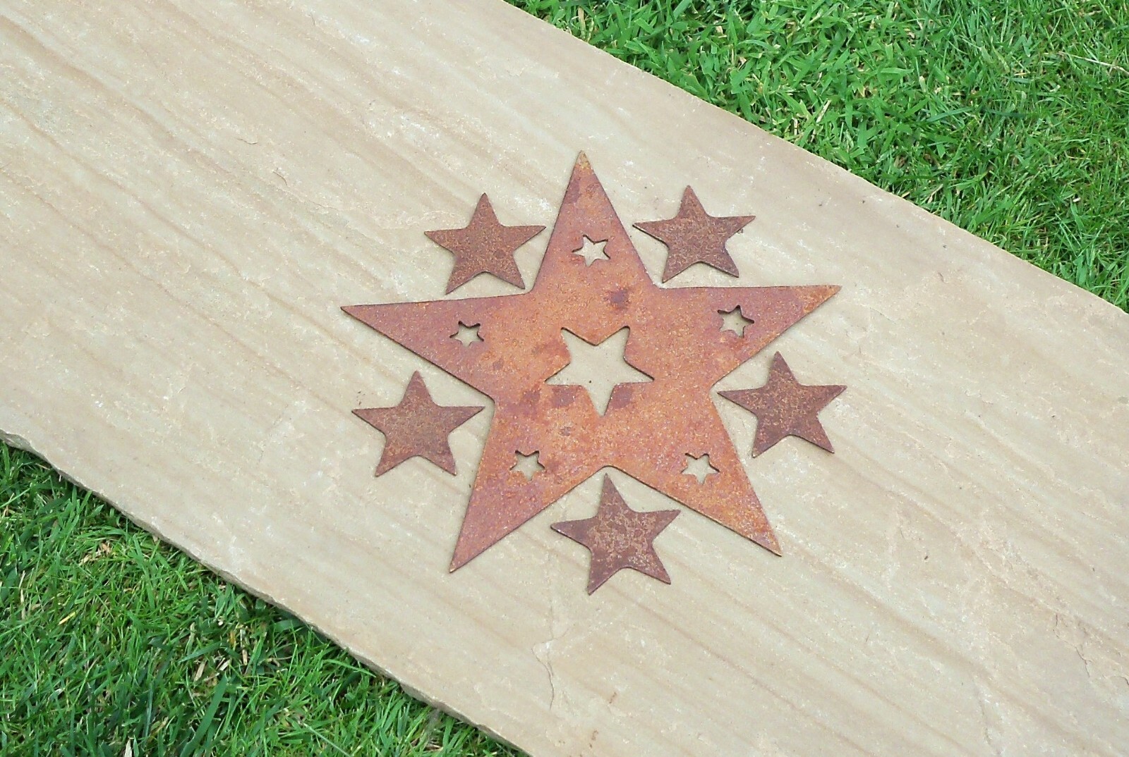 Rusty Metal STAR with Star Cut Outs + 5 x SMALL STARS Garden Ornament ...