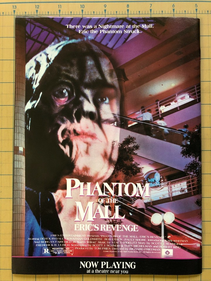 Gorezone Magazine #10, Nov 1989, Linnea Quigley, posters never removed ...