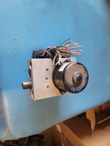 98 99 00 CROWN VICTORIA ANTI-LOCK BRAKE PART ASSM W/O TRACTION CONTROL ...