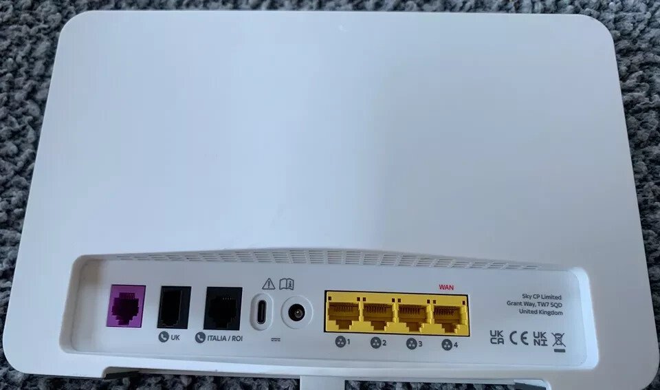 Sky Broadband WiFi Max Hub SR213 Dual Band Wi-Fi 6 Wireless Modem ...