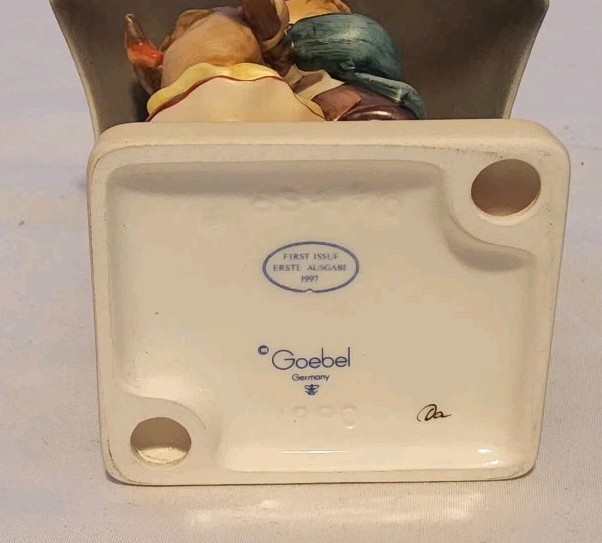 Hummel / Goebel figurine #1194 Hum 634/2/0 Sauwetter "SUNSHOWER" LTD.ED ...