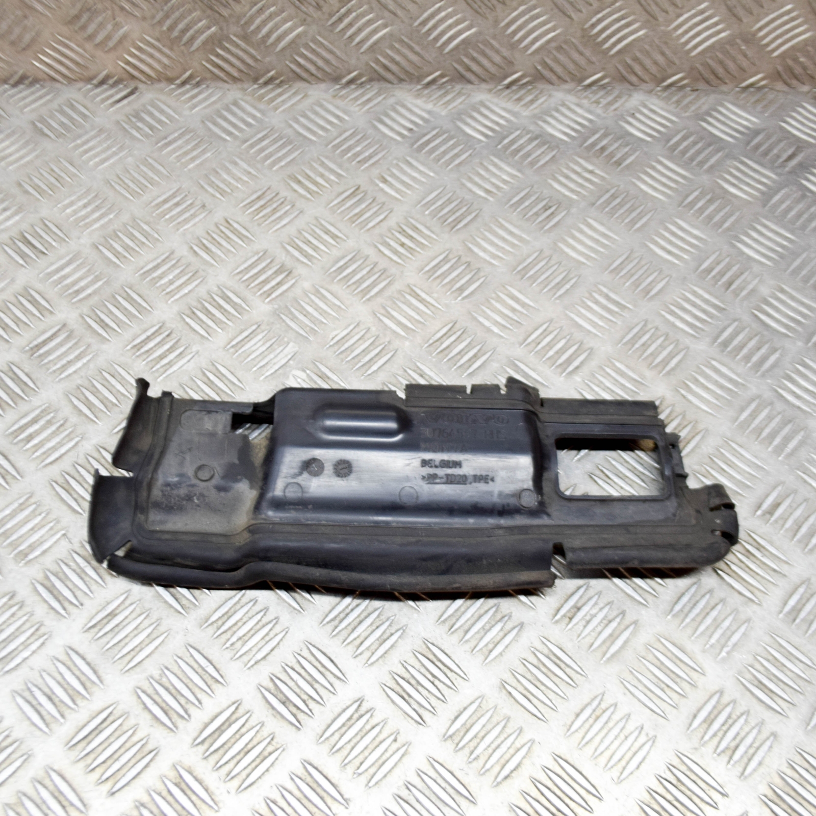 VOLVO XC60 MK1 D4 Front Radiator Right Air Guide 30764567 2.0 Diesel ...