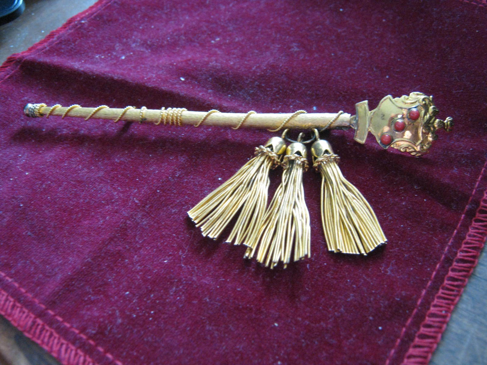 5 3/8" GAME OF THRONES Scepter Pin w/ Golden Tassels & Coral ...
