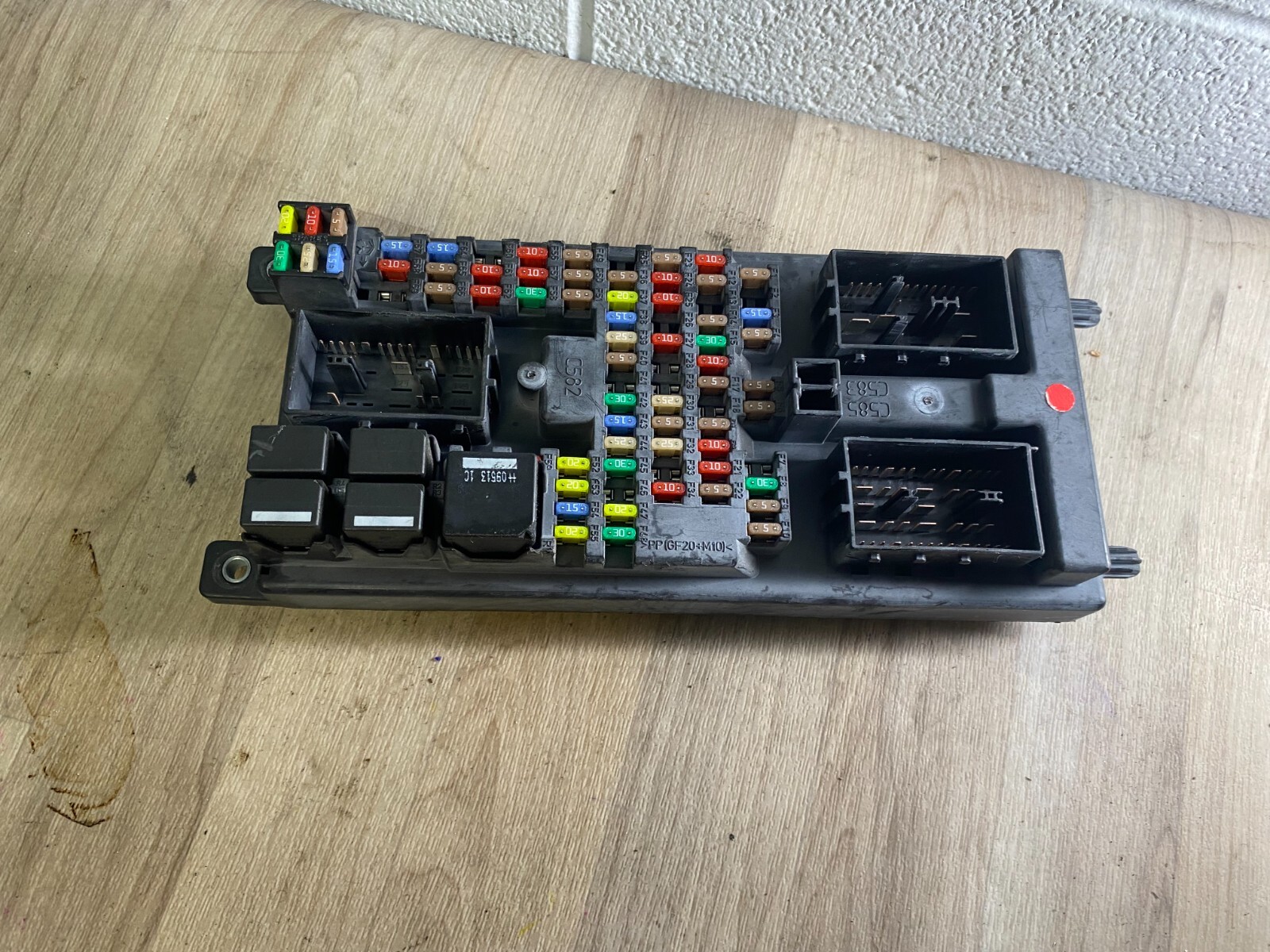 RANGE LAND ROVER L320 LR4 OEM 10-13 SAM FUSE RELAY BOX CONTROLE MODULE ...