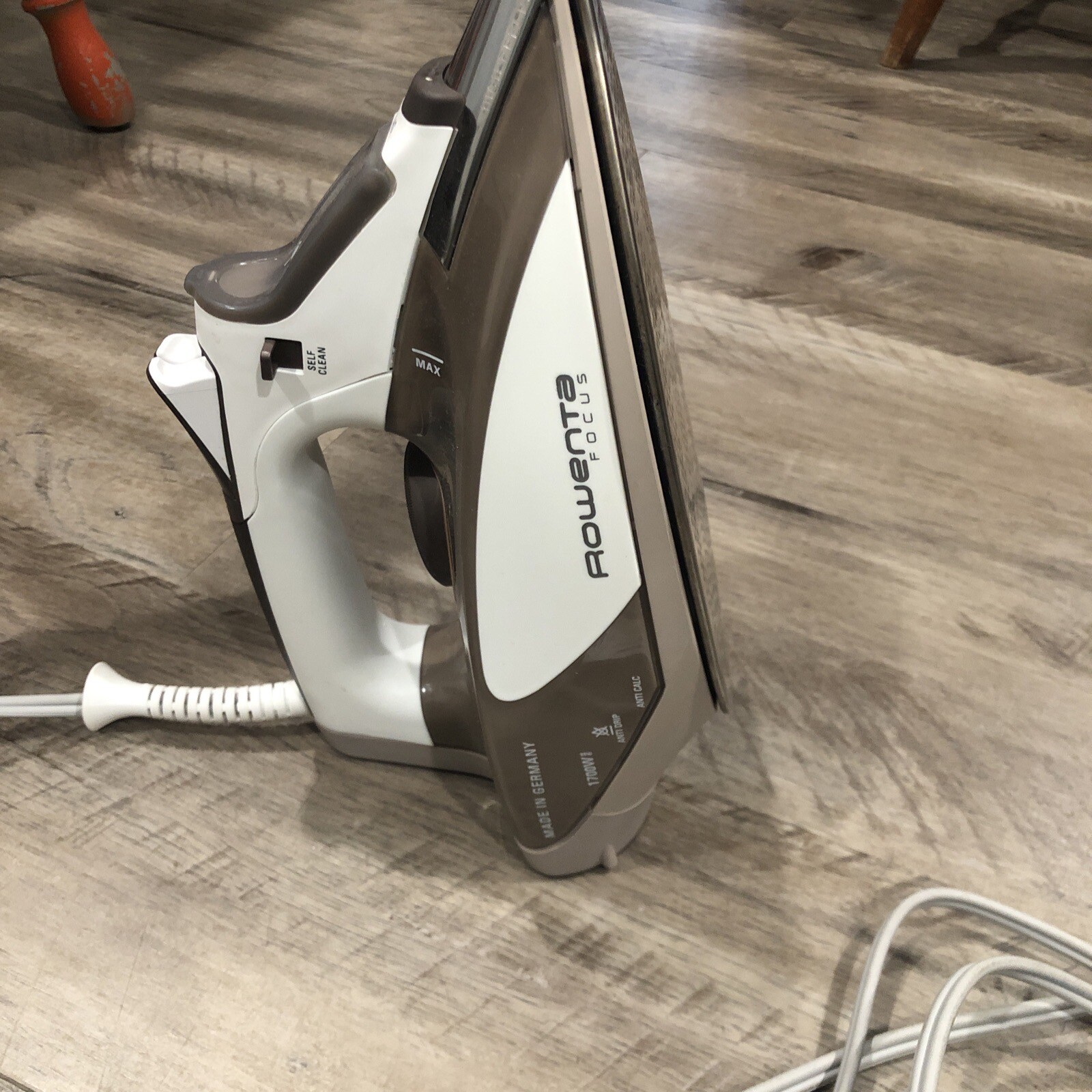 Rowenta DW5080 1700W Micro Steam Iron - La Paz County Sheriff's Office ...