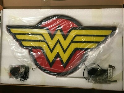 WONDER WOMAN LED LIGHTED SIGN DC Comics RETAILER EXCLUSIVE UNUSED RARE ...