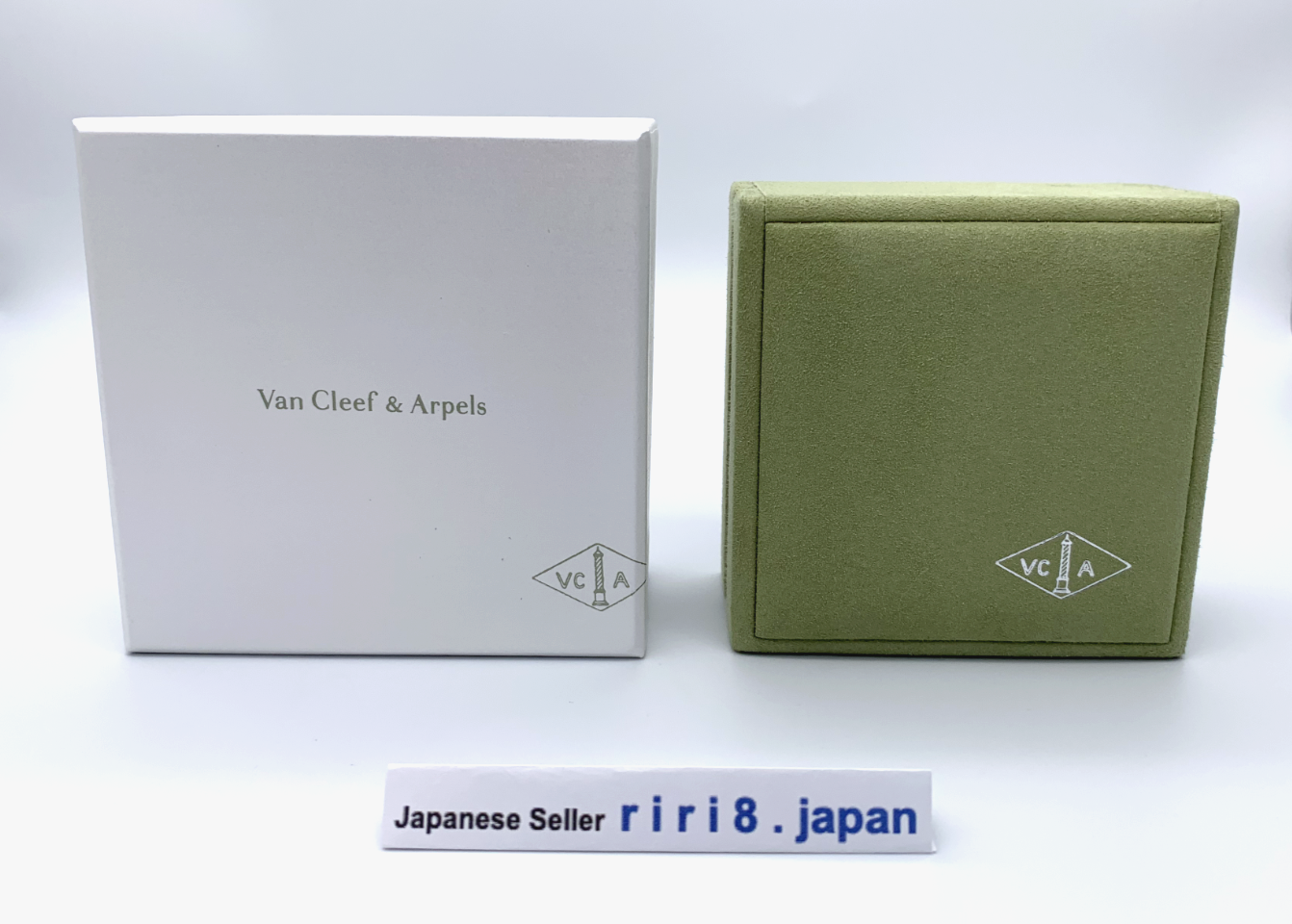 Van cleef & Arpels genuine Medium Necklace case Green suede VCA Jewelry ...