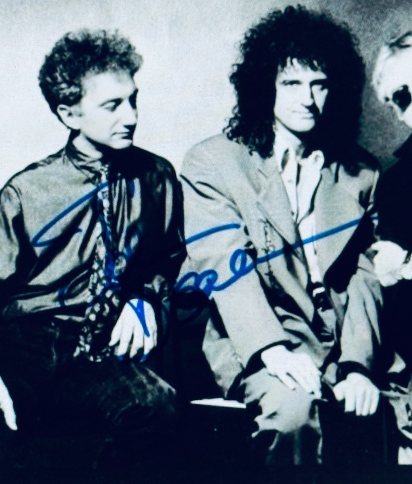 John Deacon Signed 8x10•Original QUEEN Bass Player• Autographed B&W w ...