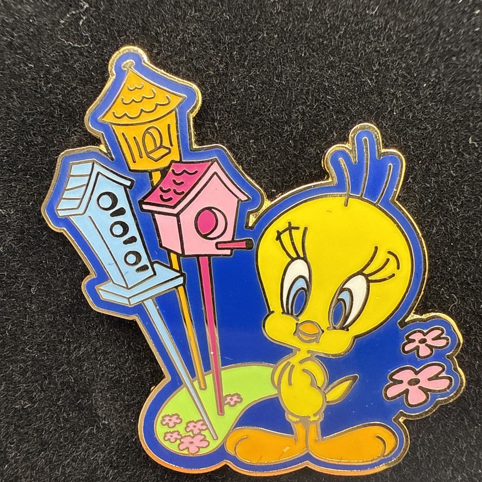 Looney Toons Tweety Bird Pins Christmas Skating/Tweety With Bird Houses ...