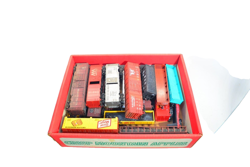 HO Scale Mixed Lot of 19 Rolling Stock Box cars . All have steps & some ...
