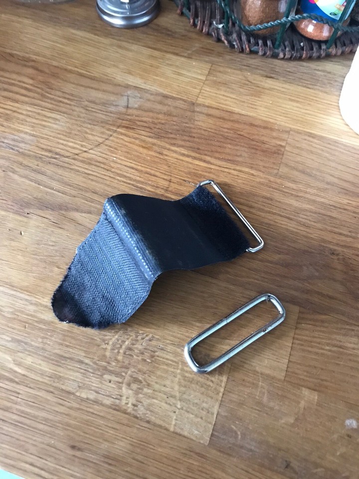 Genuine Audi TT 8N Warning Triangle Retaining Strap Hook and Loop ...