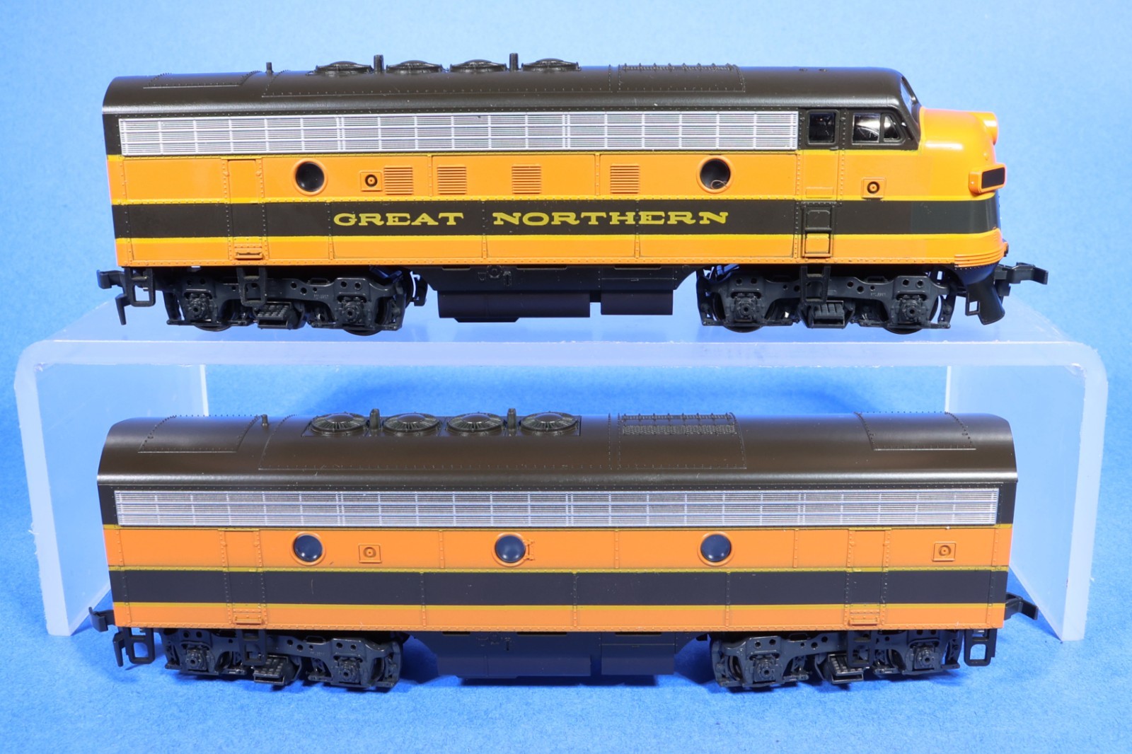 Set of Stewart Hobbies HO Scale Great Northern F3 Diesel Engines / Both ...