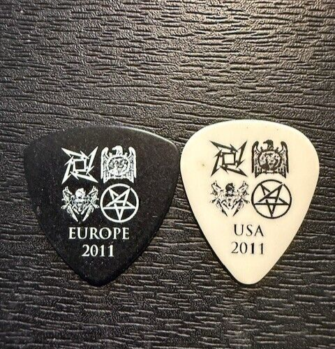 METALLICA / (DOUBLE PICK LOT #29 ) / TOTAL OF (2) TOUR GUITAR PICKS | eBay