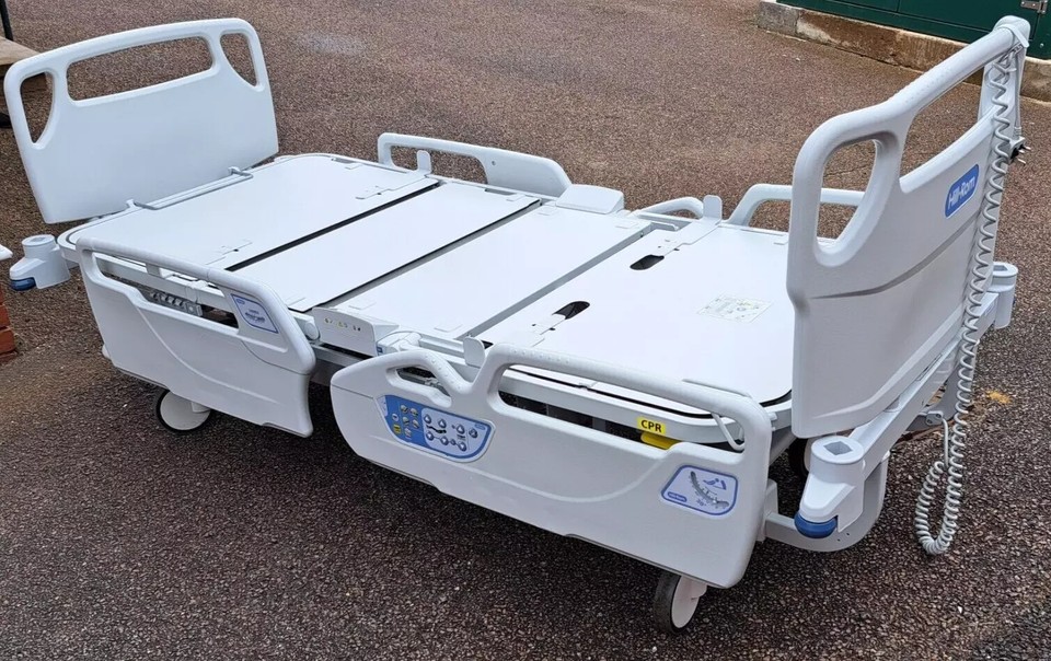 Hospital Bed Hill-Rom - 900-C2 - In Perfect Working Order (Reduced ...