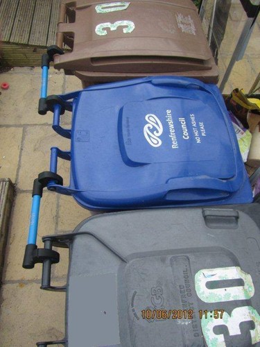 Wheelie bin lock, clamp. Smart bin clamp Snap on or Lock on NO DRILLING ...