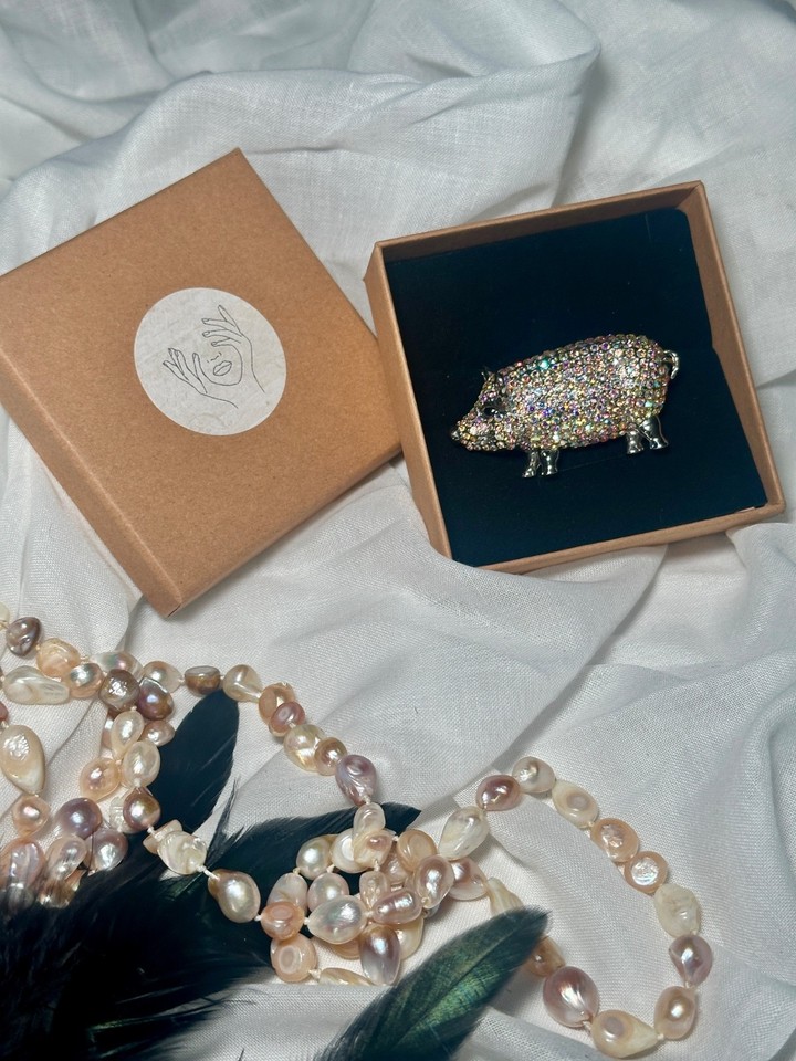 Vintage Butler and Wilson Porky Pig Brooch – Crystal Rhinestone ...