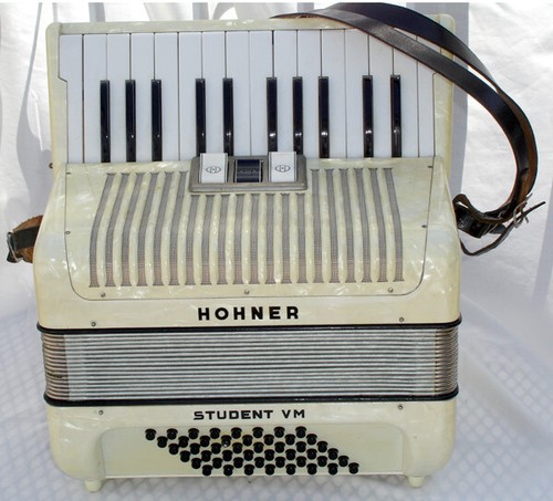 Accordion Hohner Student V with 48 Bass (6X8) | eBay