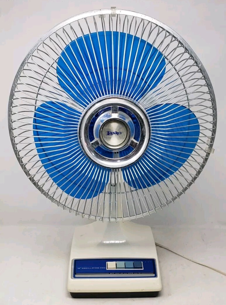 Vtg Lasko 12” Oscillating Fan Blue Blades Desk Table Top 3 Speed Type ...