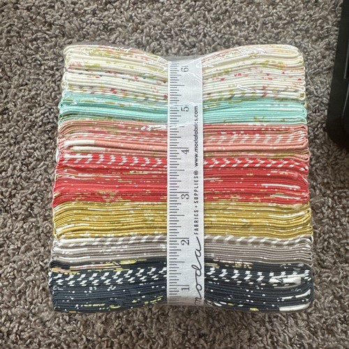 Moda AB 30 Piece Fat Quarter Bundle Happy Days By Sherri And Chelsi | eBay