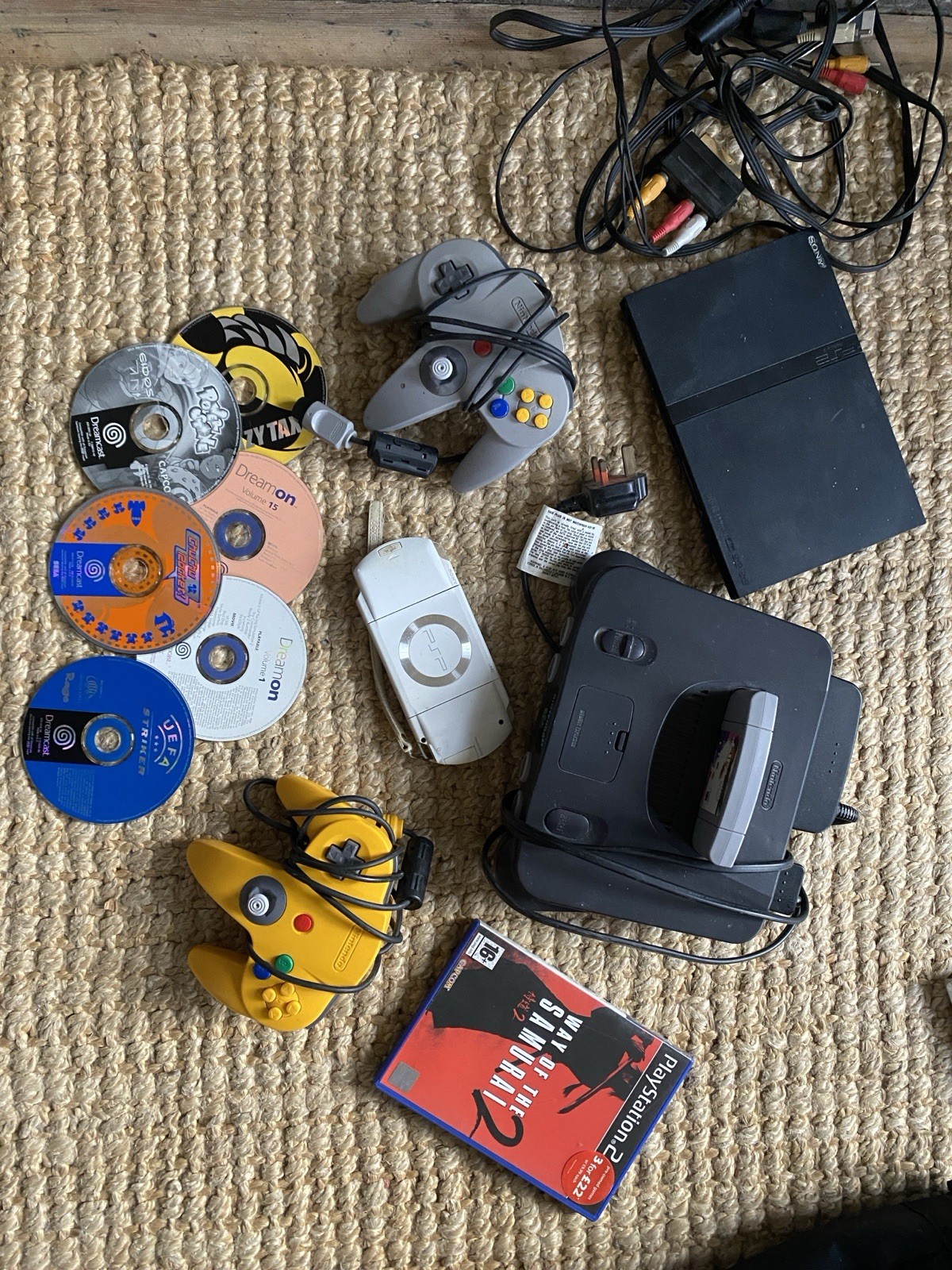 Video Games Bundle Sony PlayStation Nintendo DS Consoles Controllers ...