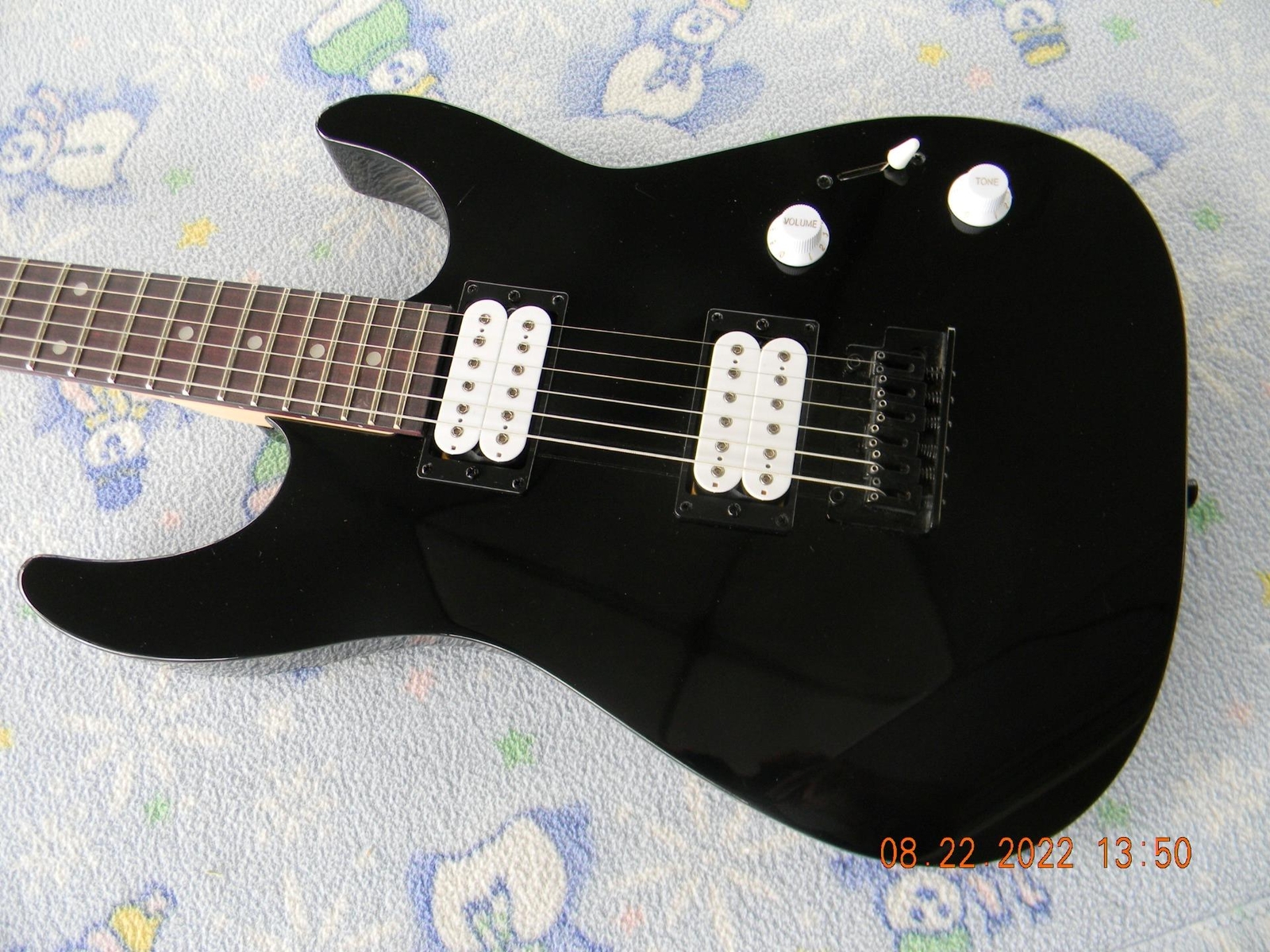 Jackson JS11 "Custom Shack",Hot White Pickups,Coil Splitting,Black ...