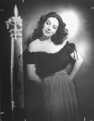 Mexican film actress Maria Felix posing seductivly 1940s Old Photo | eBay