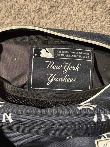 New York Yankees Herschel Supply Co. Chapter Repeat Logo Travel Kit ...
