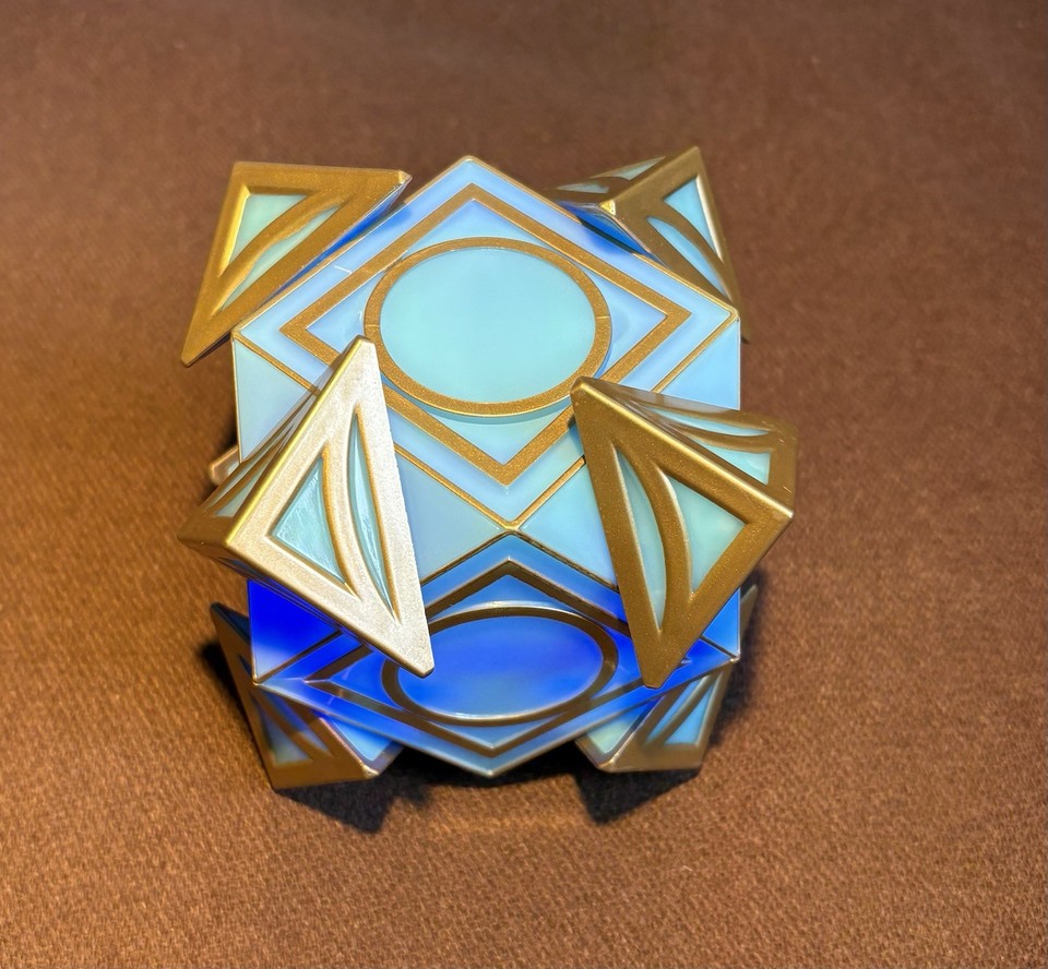 Disney Star Wars Galaxy's Edge Series 1 Jedi Holocron | eBay