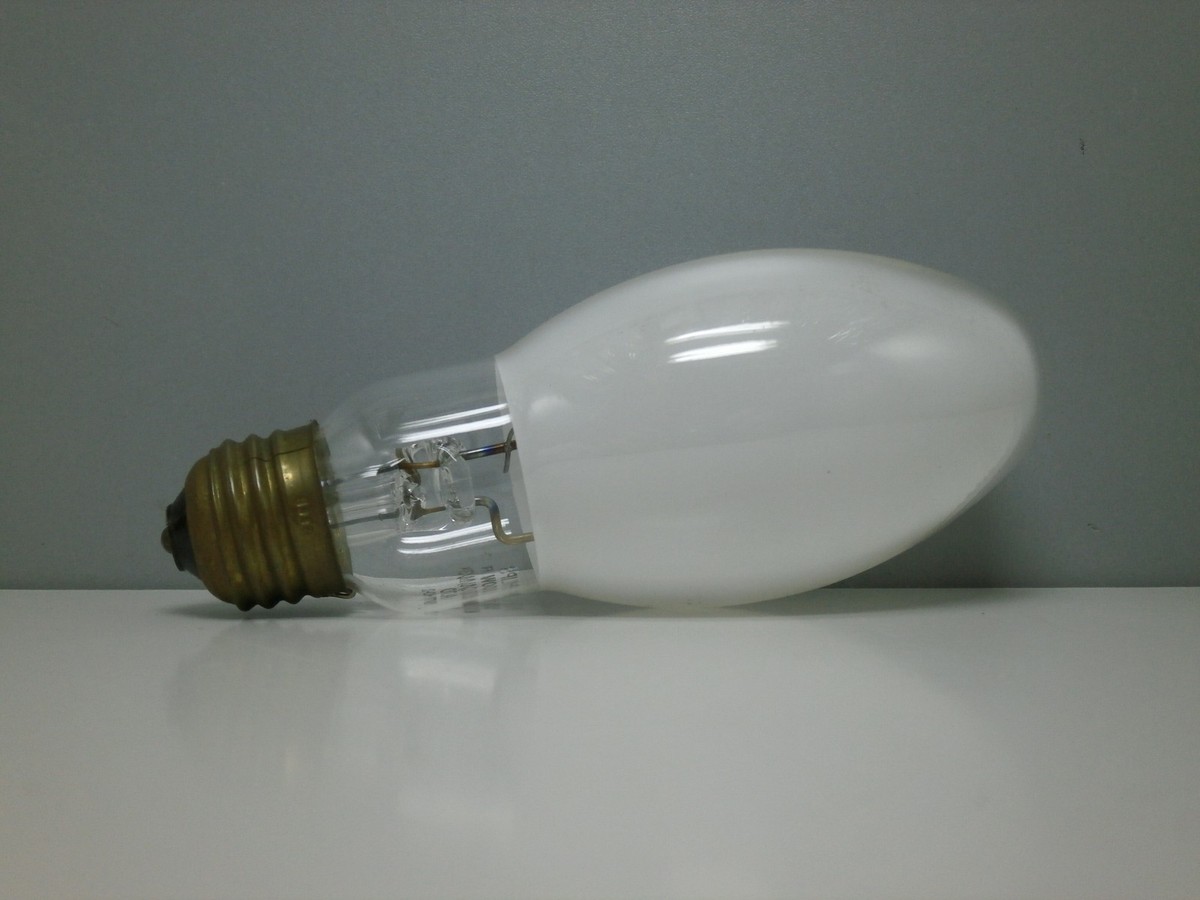 Philips 100 Watt Metal Halide Philips 456517 CDM100/PAR38/FL/3K ALTO