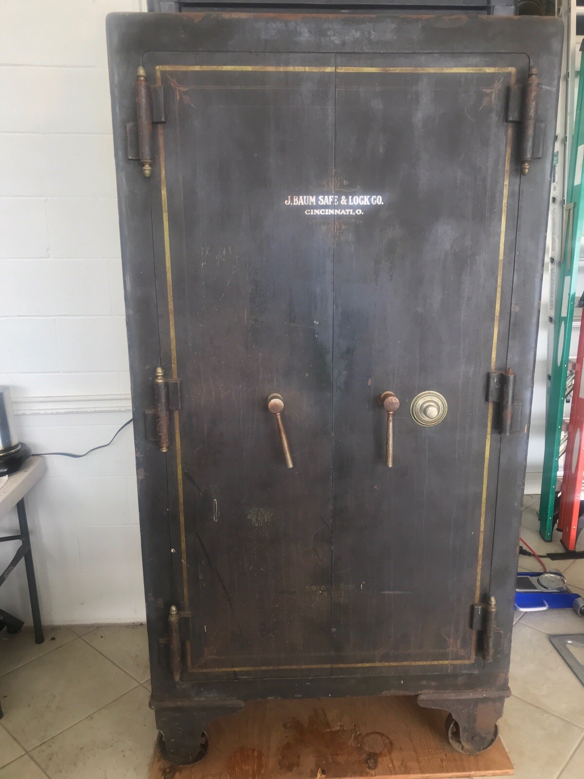 ANTIQUE FLOOR SAFE ON WHEELS | eBay