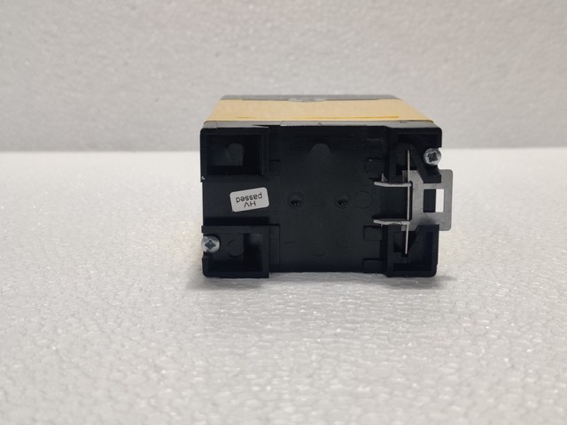BENDER UG140P EARTH FAULT RELAY B916382 24VDC for sale online | eBay