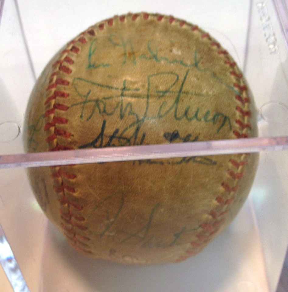 1968-69 YANKEES AND LA DODGERS AUTOGRAPHED BALL GREAT SIGNATURES ...