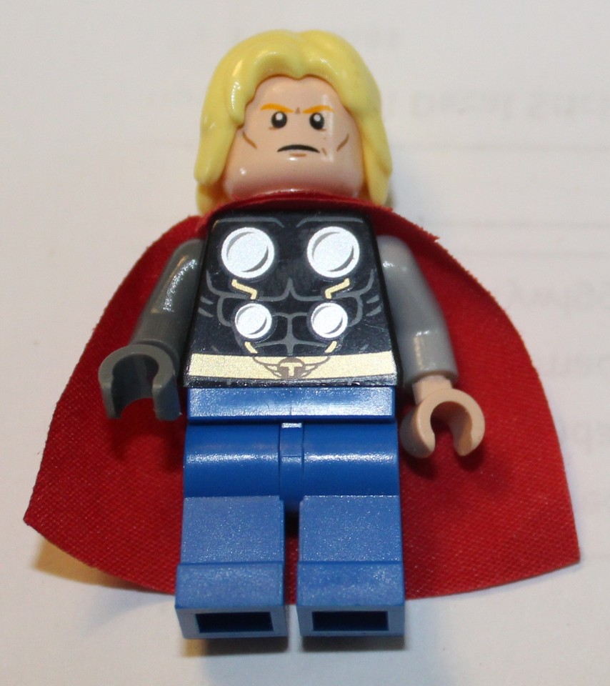 Lego 76018 Marvel Super Heroes Set Minifigures Falcon MODOK Thor ...