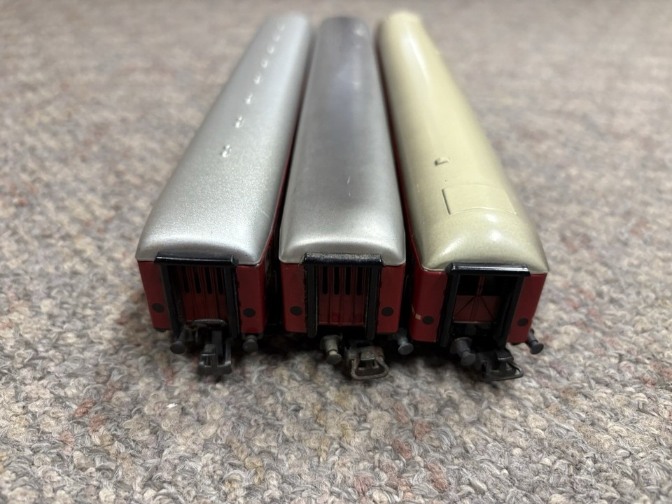 + Marklin HO Scale Lot of 3 Red DSG Spieswagen Schalfwagen Passenger ...