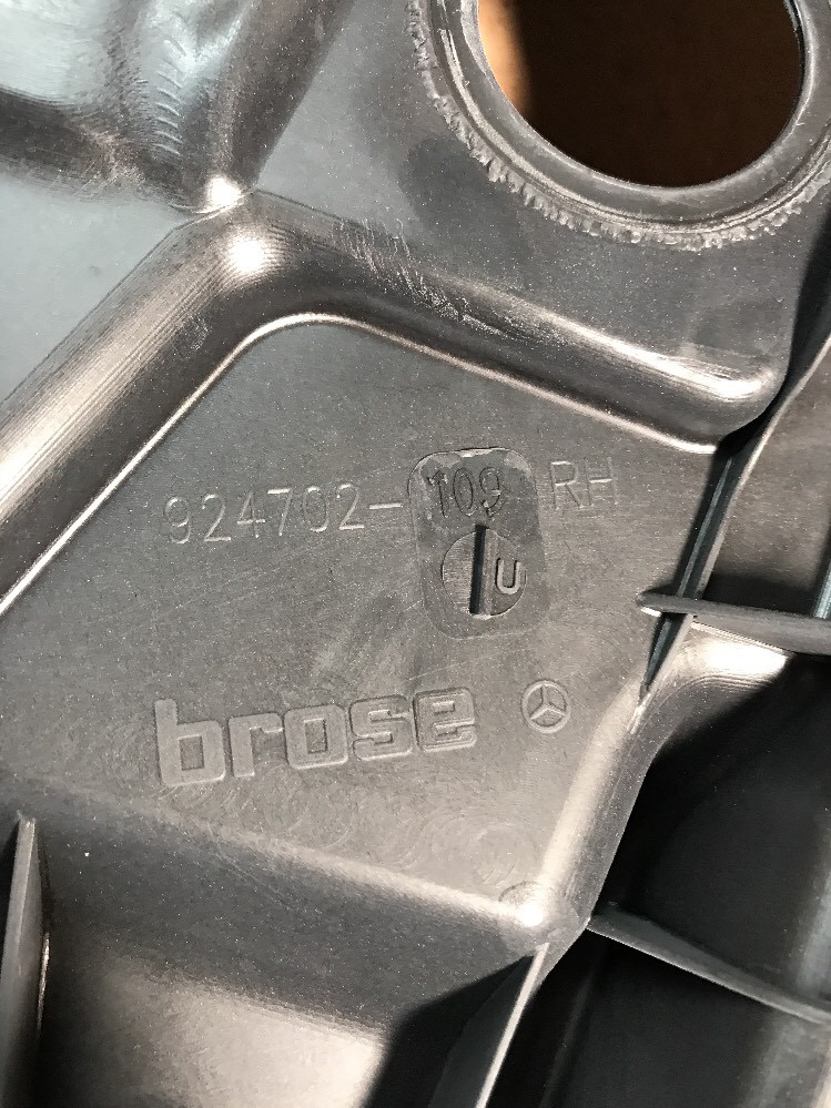 2013-2016 MERCEDES GL FRONT RIGHT PASS DOOR WINDOW REGULATOR PANEL A ...