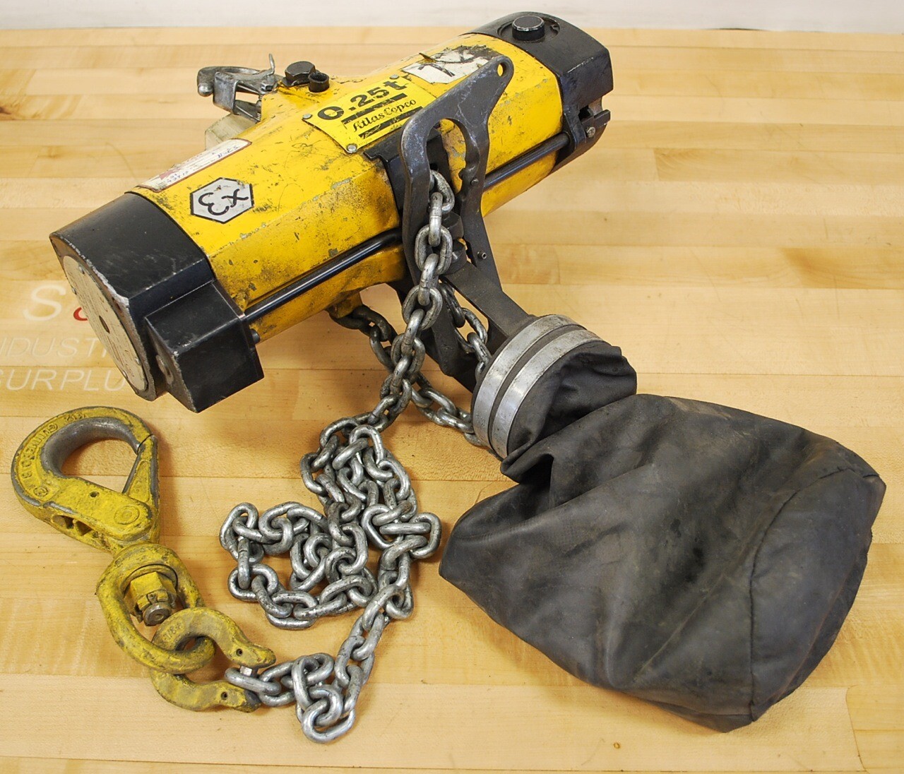 Atlas Copco Type LLA 250ex Air Pneumatic Chain Hoist 1/4 Ton 12' Lift W ...