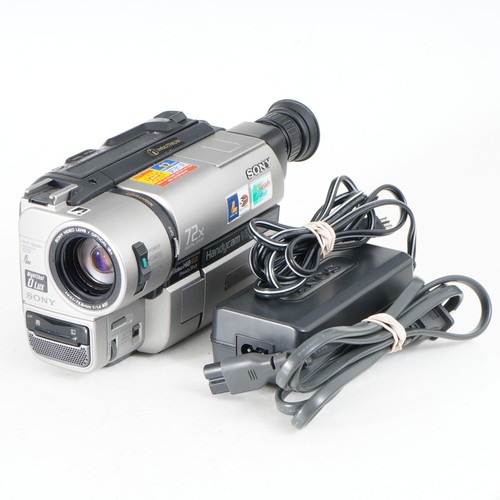 :[EX+++] Sony Handycam CCD-TRV65 Hi8 Nightshot Camcorder - Tested ...