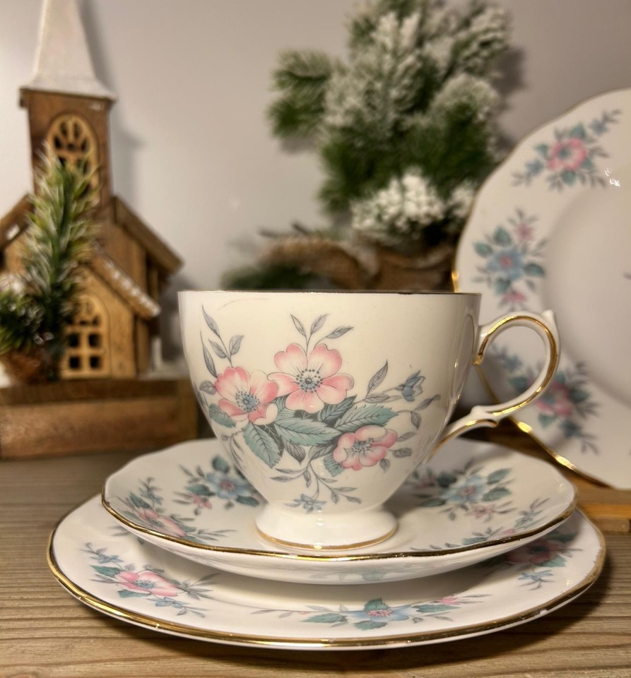 Colclough Coppelia Tea Set and Desert Plate (8 1/4") (Pattern Number ...