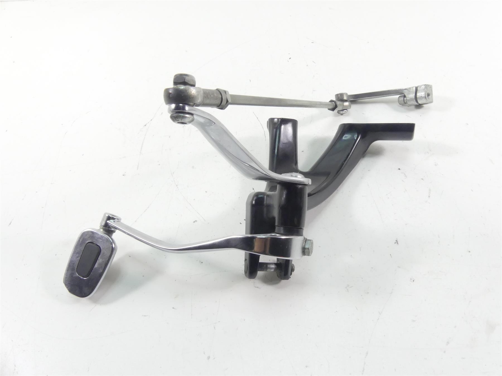 2021 Harley Softail FLSB Sport Glide Left Foot Peg Mount & Shifter Set ...