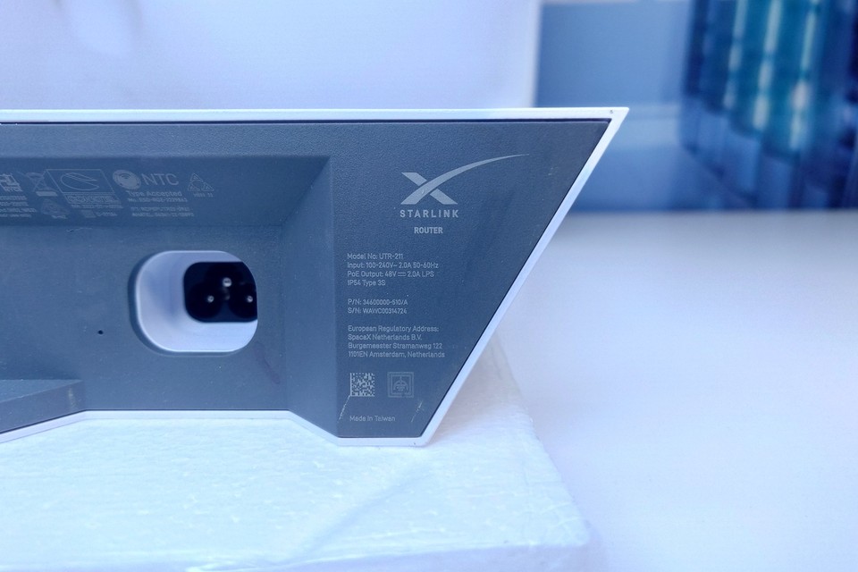 Starlink UTA-221 Dish, UTP-221 Power Supply, UTR-211 Router with Cables ...