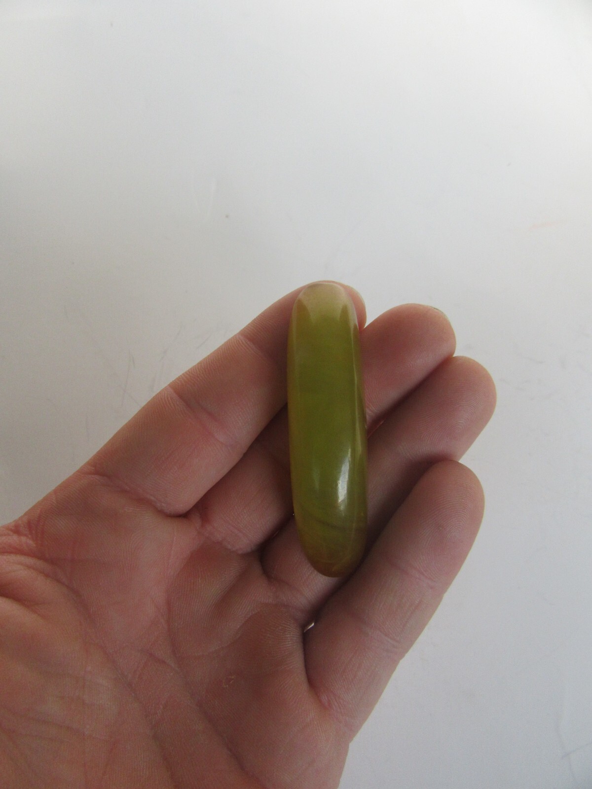 Vintage 1930's / 1940's Bakelite Green Pickle Brooch … - Gem