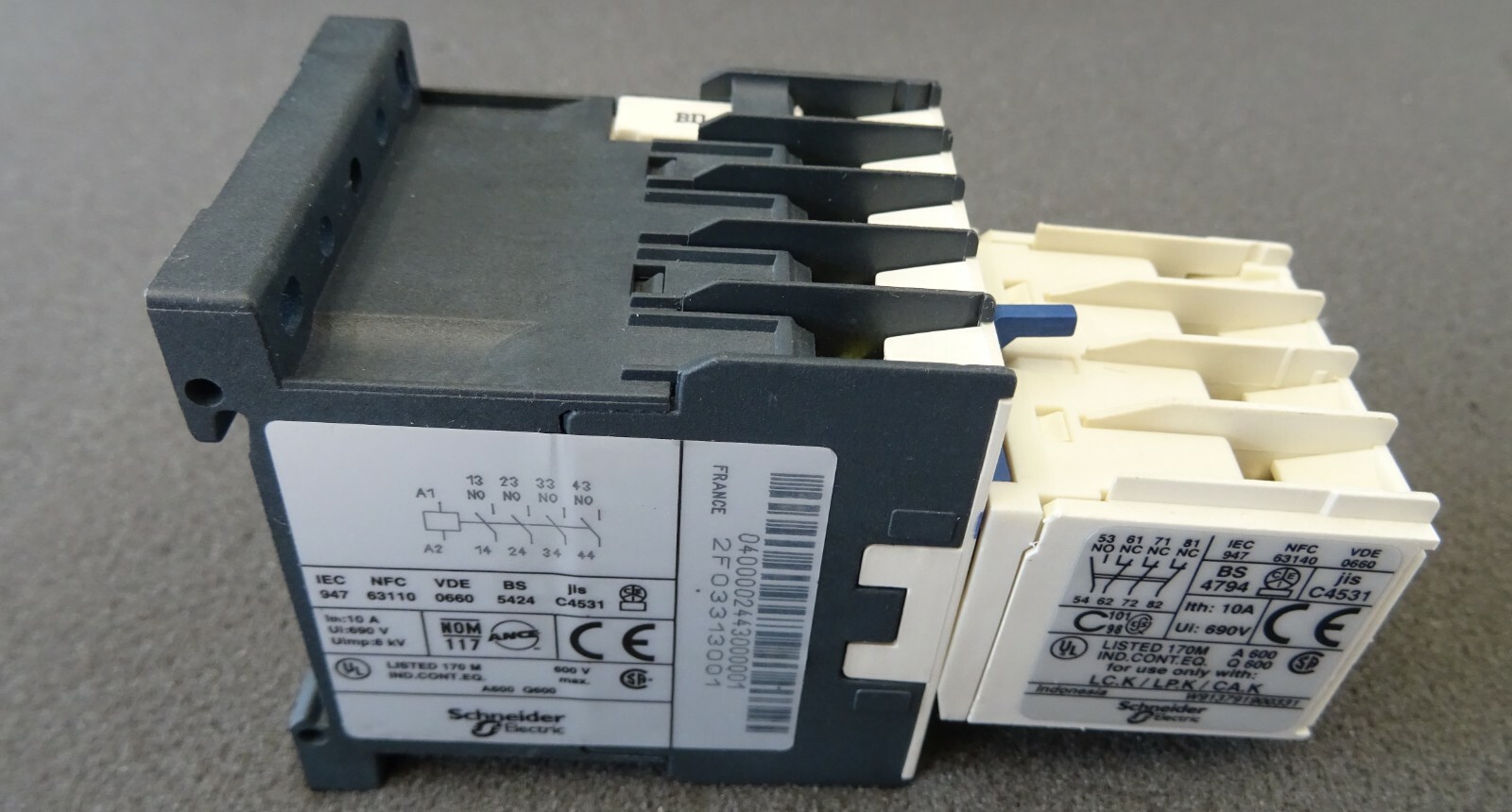 2x Hilfsschütz Telemecanique CA3KN40BD3 Control Relay Schütz 24V ...