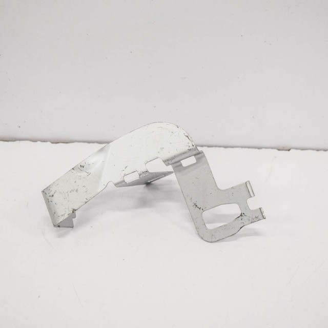 MB E-class W213 Front Left Undertray Cover Bracket A2135240340 Genuine ...