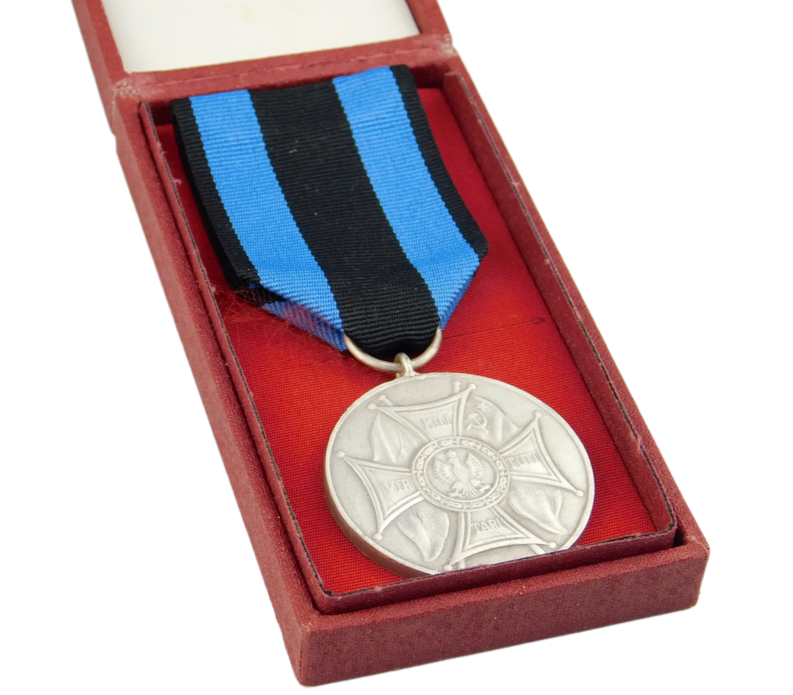 1921 WW2 POLISH MEDAL FOR MERITS ON THE FIELD OF GLORY 1943 LENINO ...