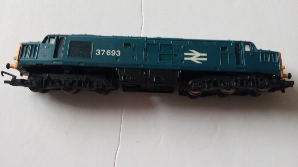 Hornby OO Gauge - Class 37 Locomotive 37693 | eBay UK