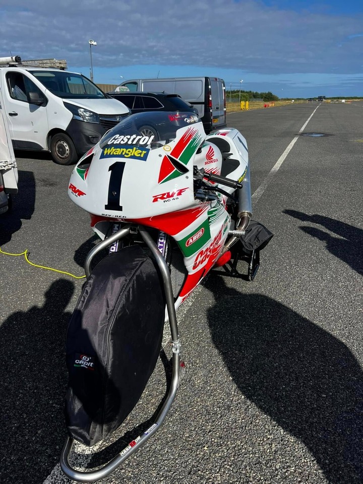 Honda RVF 750 RC45 1994 Race Bike | eBay UK