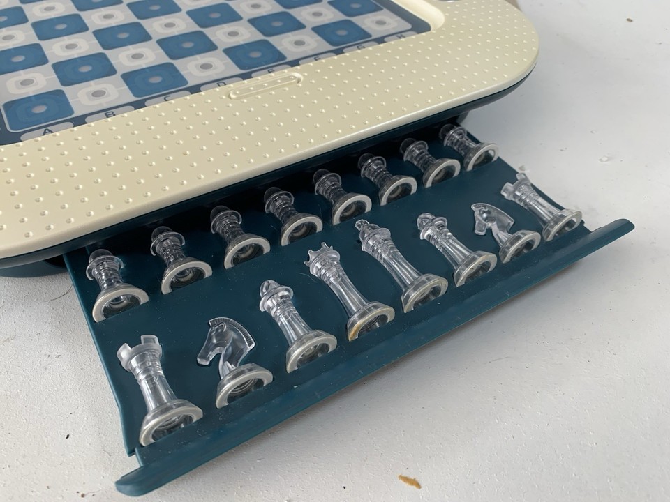 LEXIBOOK CHESSMAN ELITE INTERACTIVE ELECTRONIC CHESS GAME -Tested ...