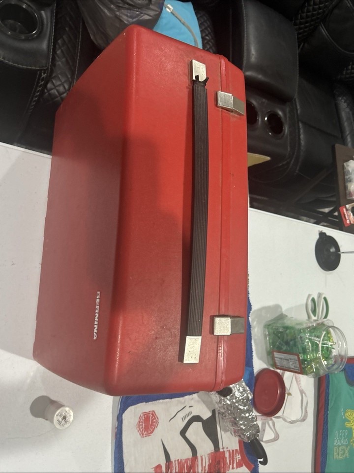 Bernina 830 Record Sewing Machine With Fabric Extender Case ...